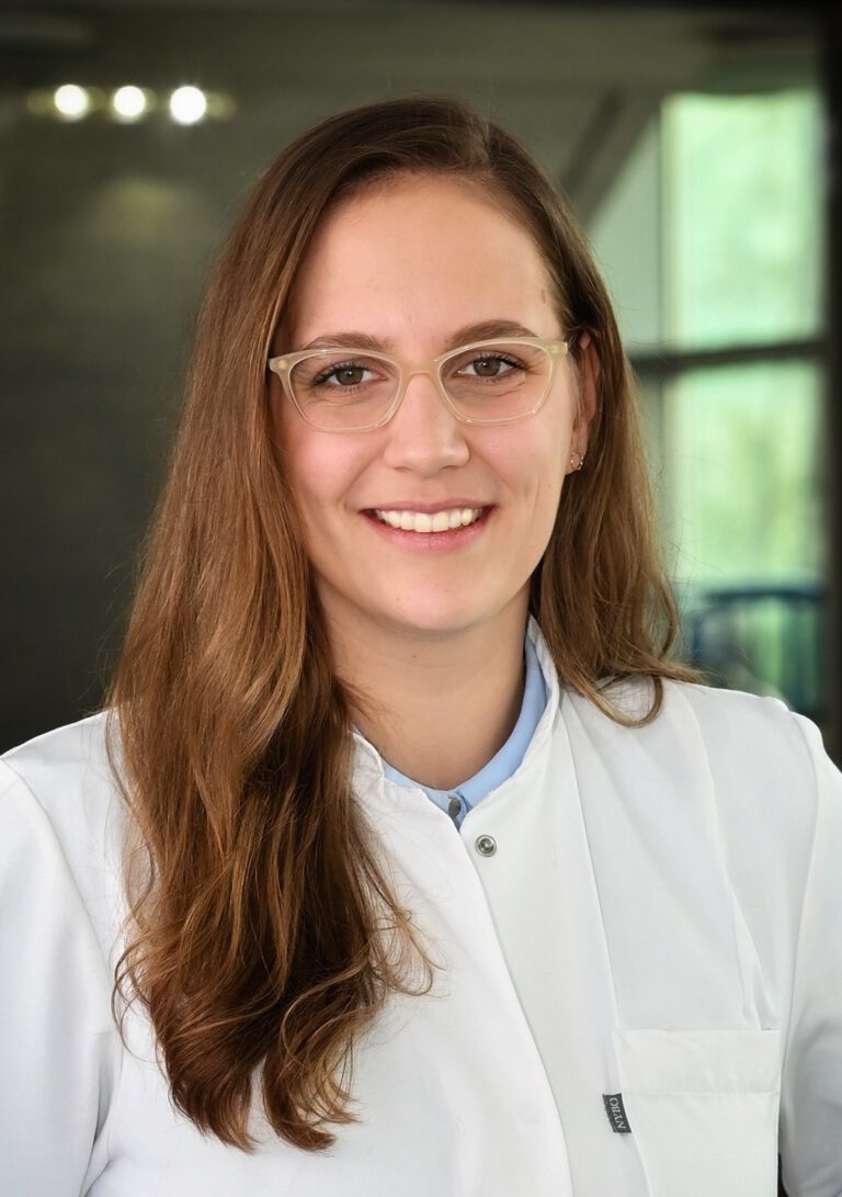 Dr. Marie-Christin Weber (Klinik und Poliklinik für Chirurgie) erhält ...