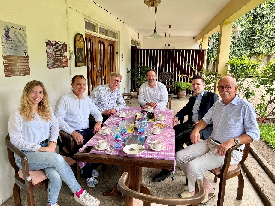 Zukunft schenken – Chirurgen der TUM operieren ehrenamtlich am Komfo ...